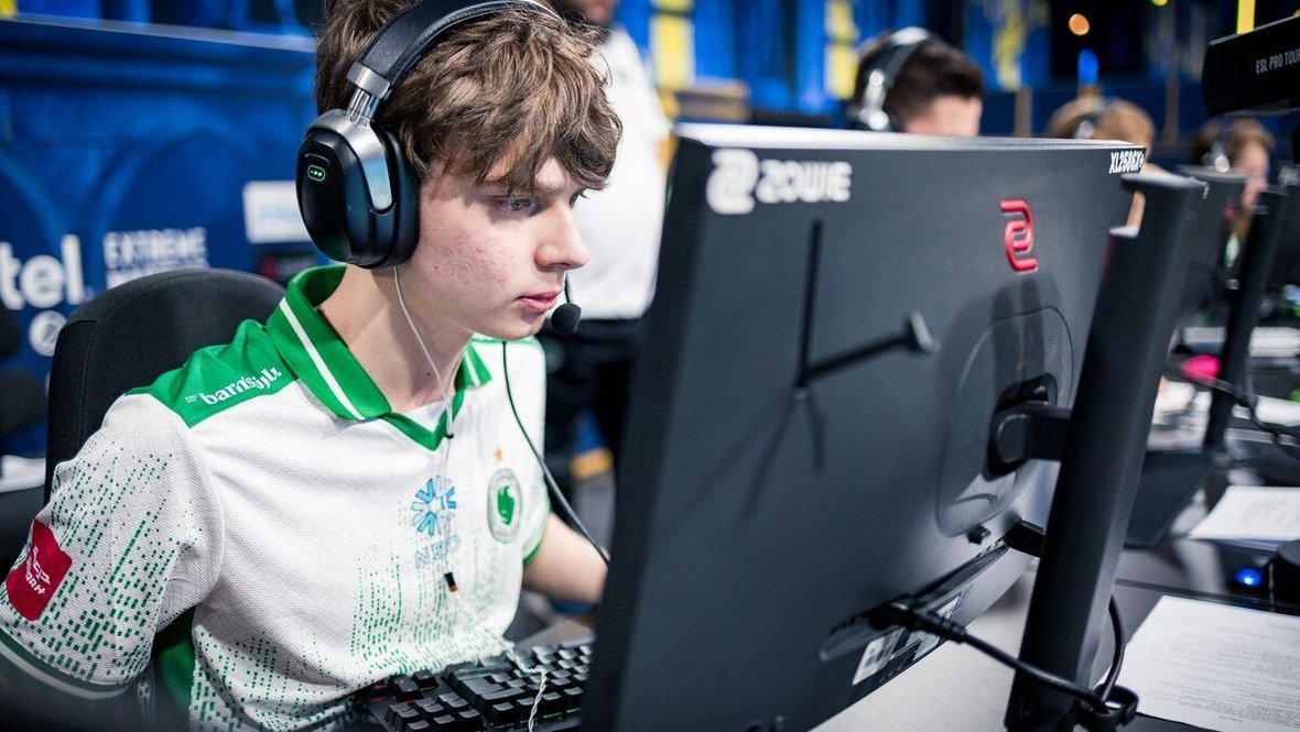 Kyousuke назвал человека, помогающего ему влиться в состав Falcons ...